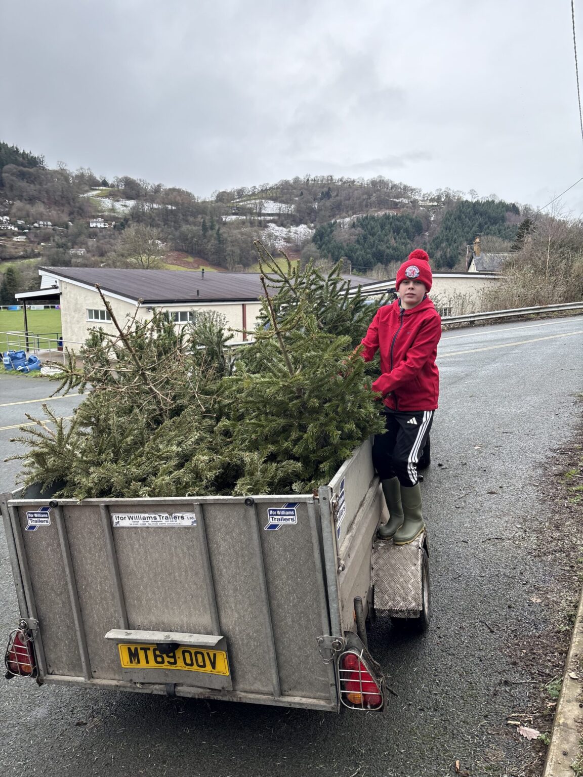 Wrexham Branch supporting Nightingale House Hospice with Christmas Tree ...